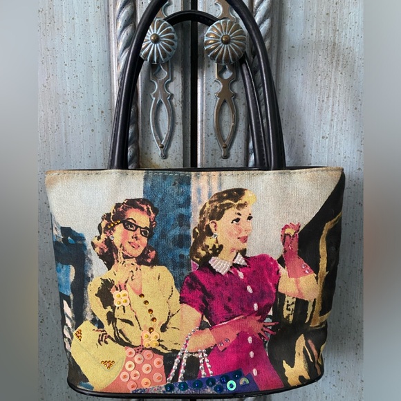 Bueno | Bags | Small Vintage Purse 9x6 With 2 Young Women Dressed In ...